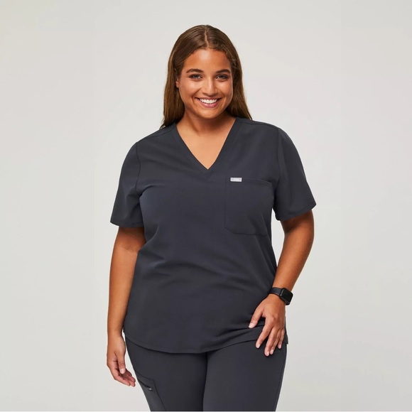 Figs | Tops | Figs Technical Collection Catarina Onepocket Scrub Top In ...